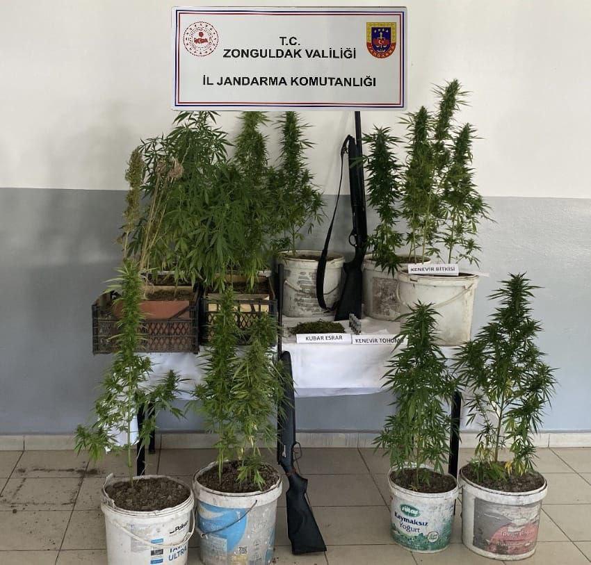 Devrek'te operasyon - Devrek - Zonguldak Haberleri Özgür Halkın Sesi